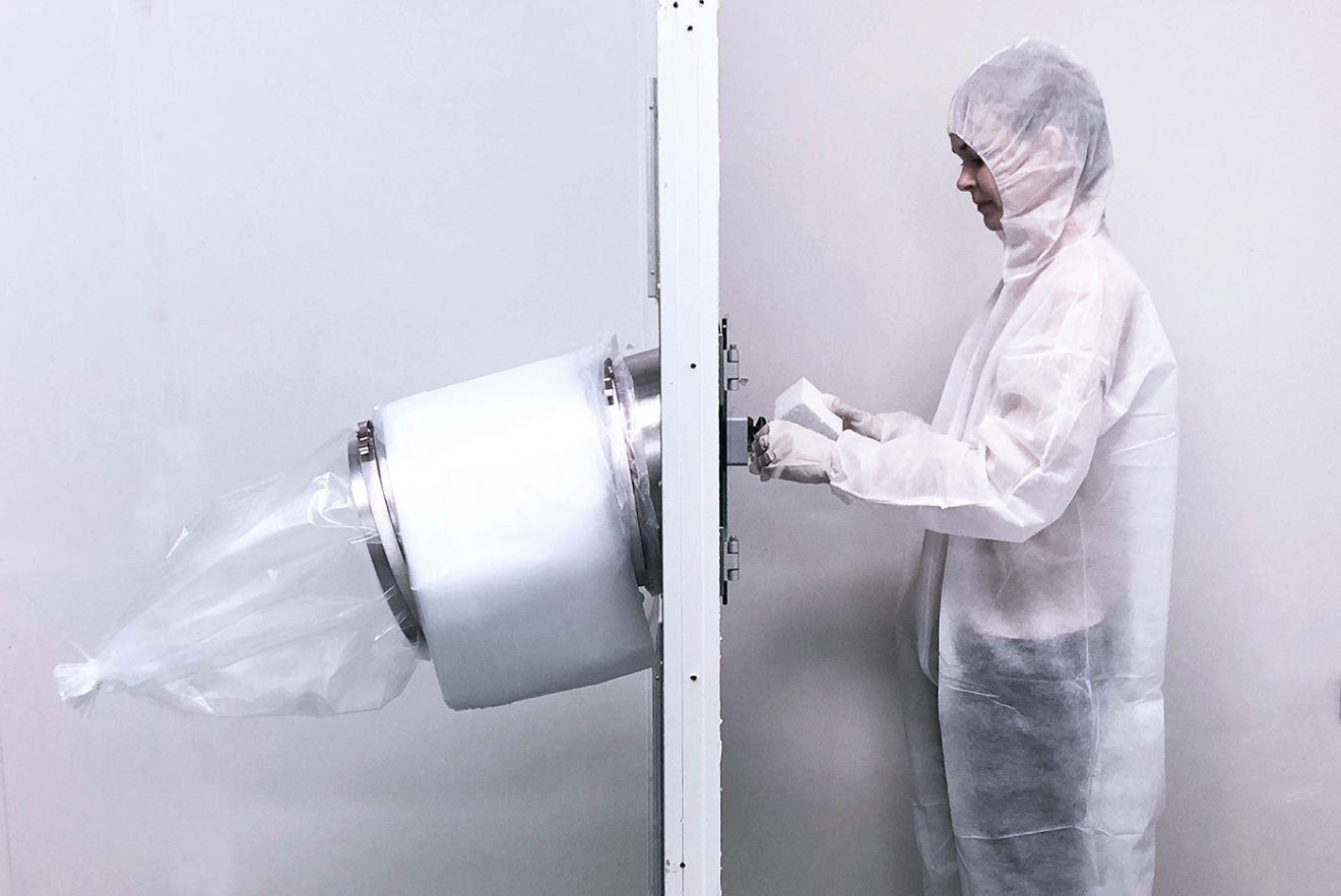 Continuous Liner for a Cleanroom Partition